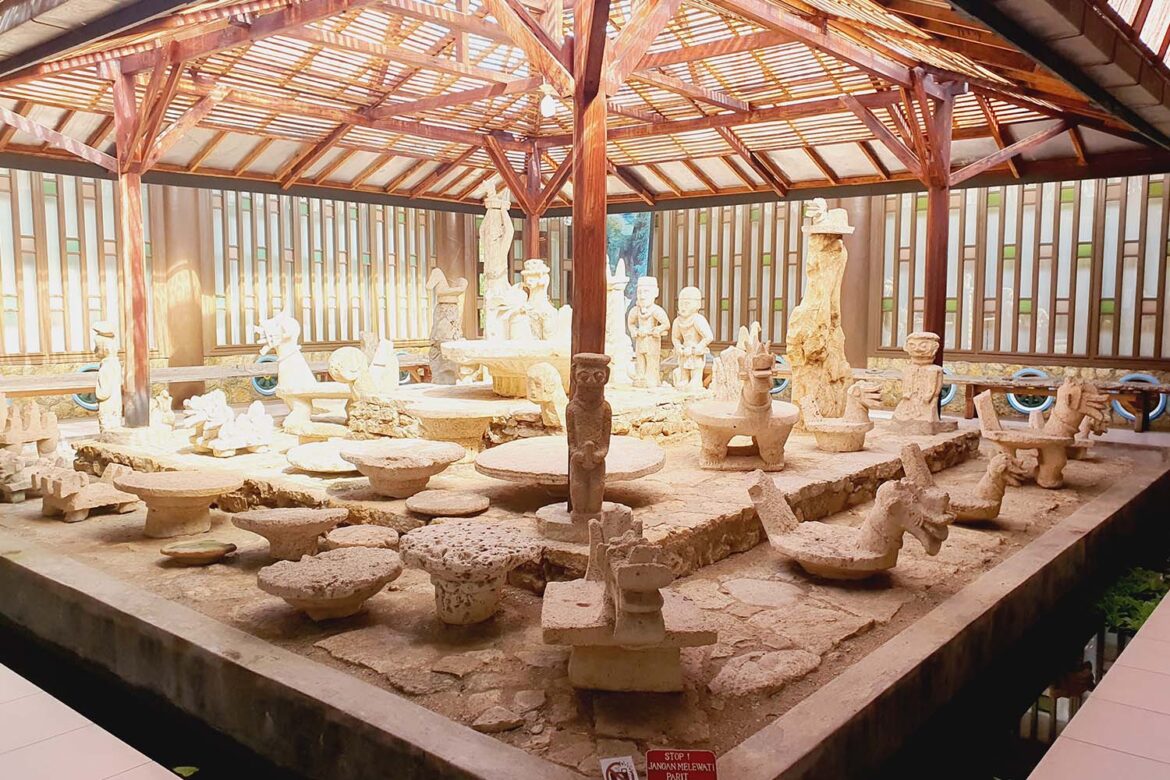 Menginap di Rumah Tahan Gempa Khas Pulau Nias di Museum Pusaka Nias ...
