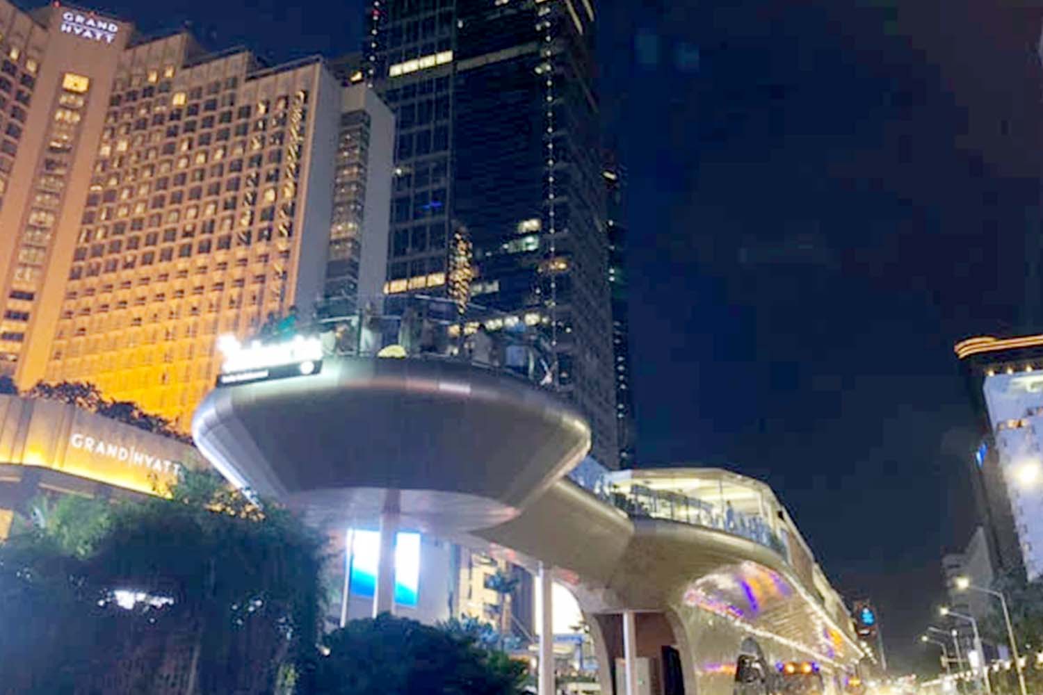 Jajal Halte Transjakarta Bundaran HI yang "Instagramable" - Majalah Lintas