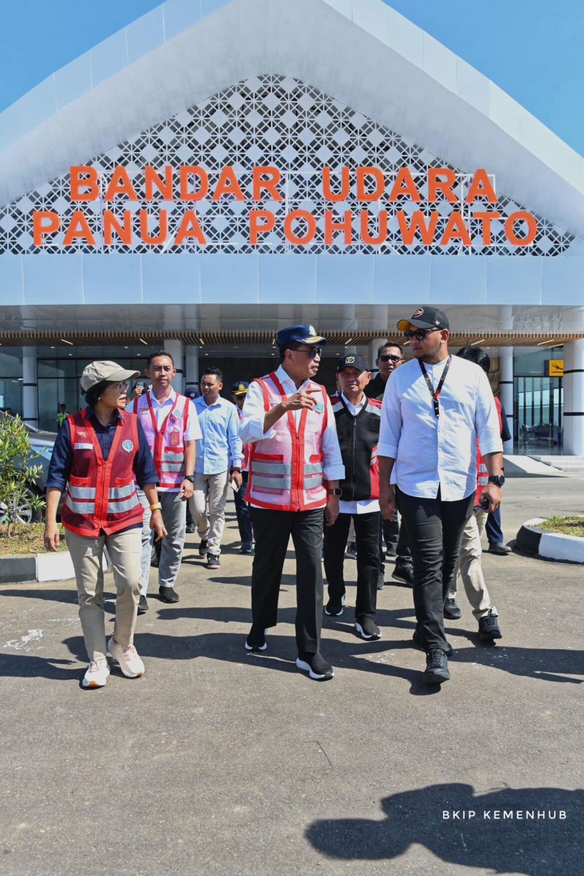 Akan Diresmikan Jokowi, Menhub Tinjau Bandara Panua Pohuwato Gorontalo ...