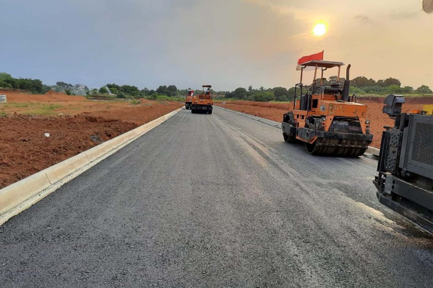 Sampah Plastik Jadi Material Jalan Raya - Majalah Lintas