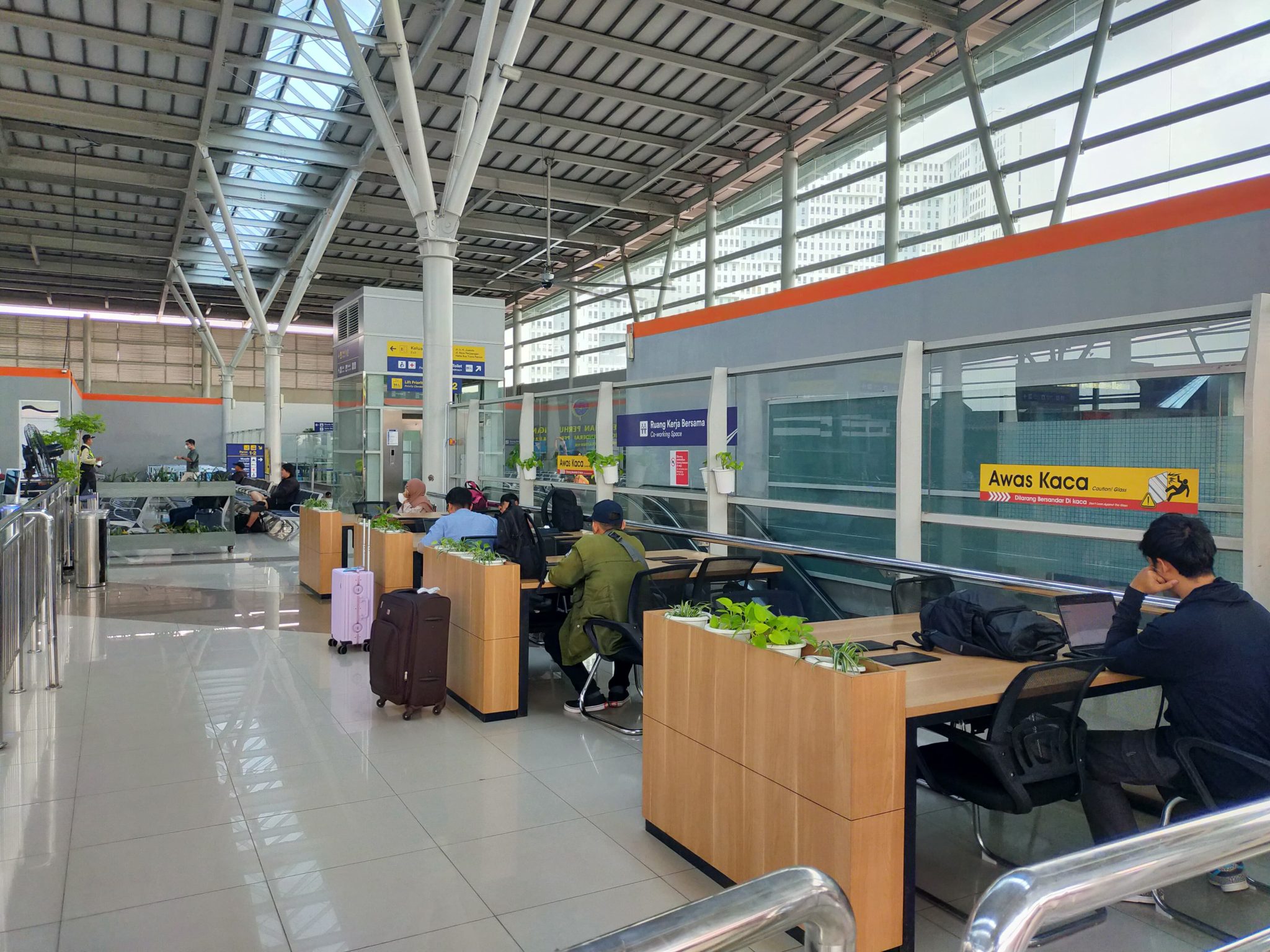 Stasiun Bekasi, Pusat Transportasi Modern Wilayah Timur Jakarta ...